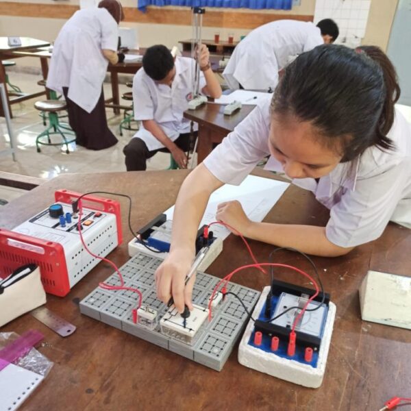 SMA NEGERI 2 KETAPANG – Sekolah adalah gudang ilmu. Mendatangi sekolah ...